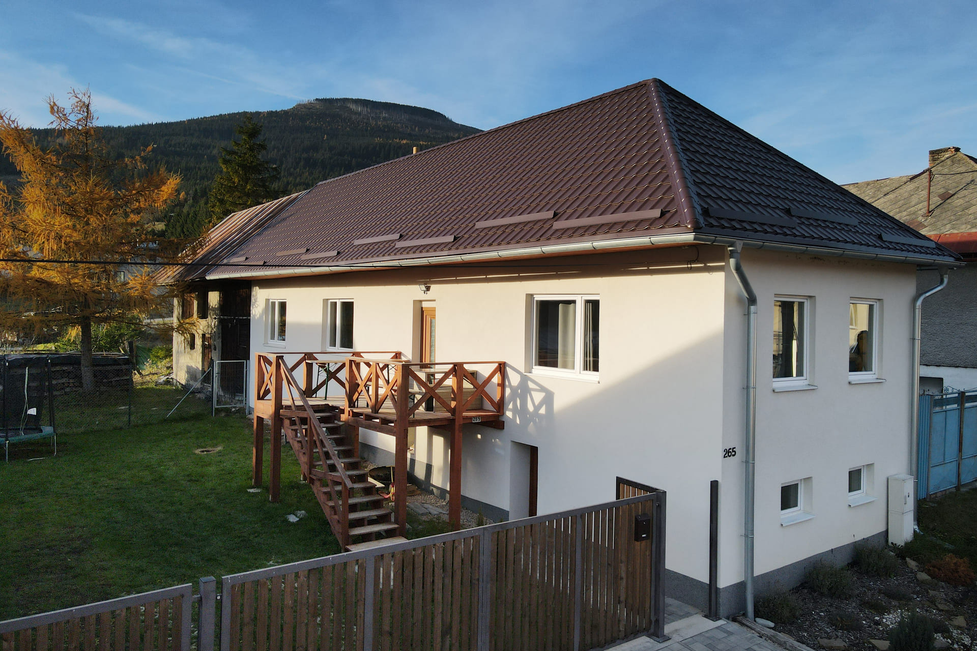 ZNÍŽENÁ CENA: Zrekonštruovaný dom v pokojnej časti obce Telgárt - RK38 ...
